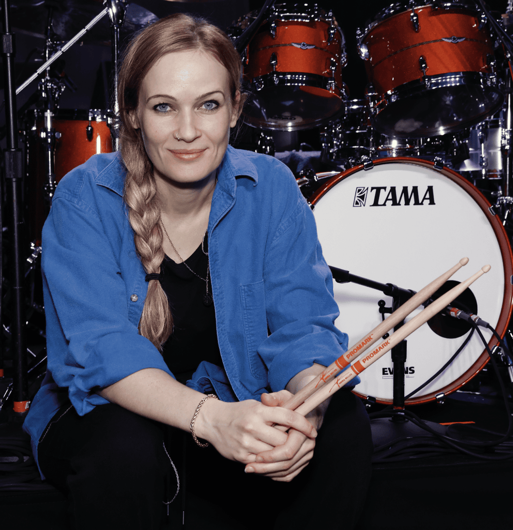 Anika Nilles | EVANS Artists – D'Addario