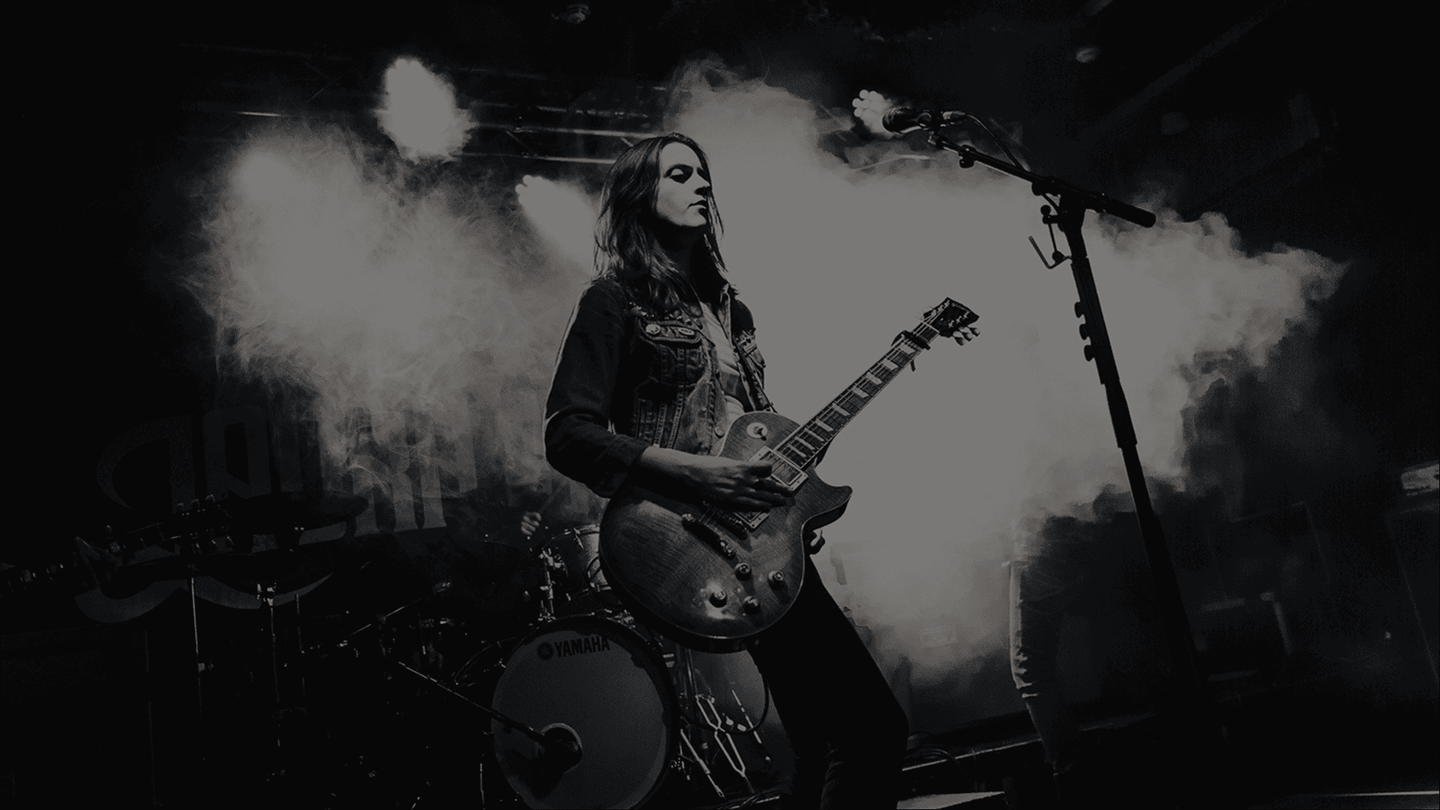 Laura Cox | D'Addario Artists